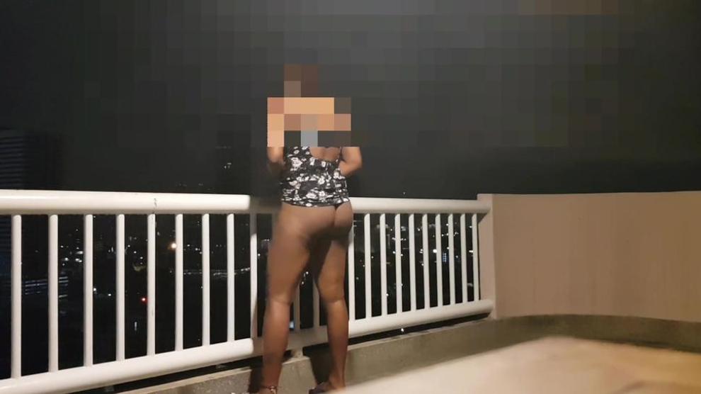 Upskirt Ebony Booty Balcony Voyeur Beautiful Apple Bottom Anika Heart Porn Videos