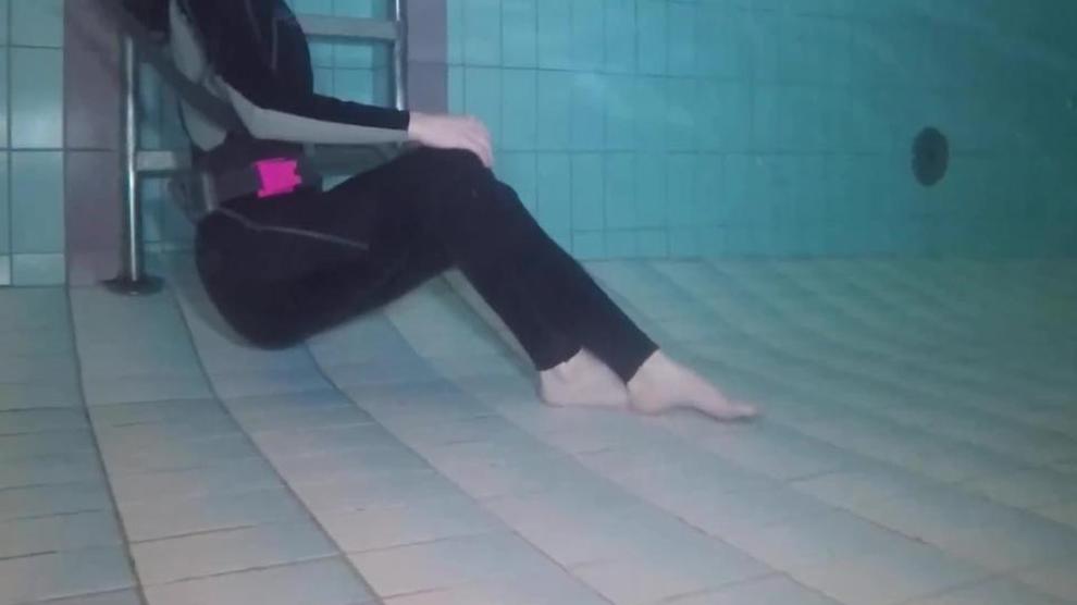 Breath Holding Underwater Girl Dressed In Overalls Wetlook Barefeet