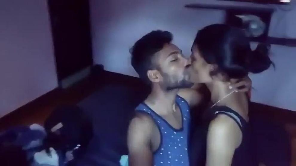 Couple Deep Mouths Kissing Porn Videos