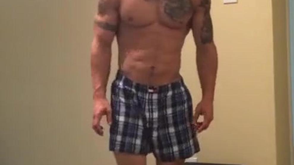 Sexy Guy Flexing Porn Videos