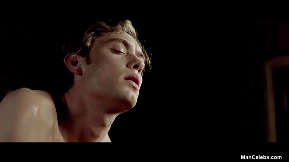 Jude Law Nude And Hot Gay Sex Scenes From Wilde Vídeos Porno