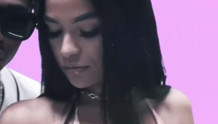 Cardi B Twerking Naked In Glokenzo Music Video Full Video On Youtube Nun2sum Glokenzo Alexis