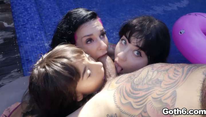 Foursome Outdoor Sex With Gorgeous Goth Babes Joanna Angel Janice