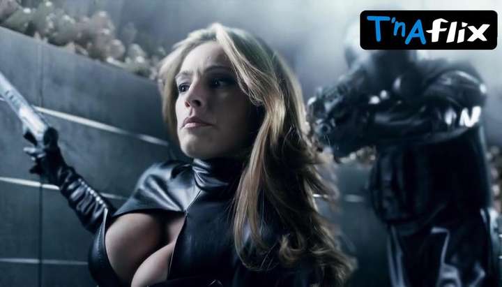 Kelly Brook Sexy Scene In Metal Hurlant Chronicles Tnaflix Porn Videos