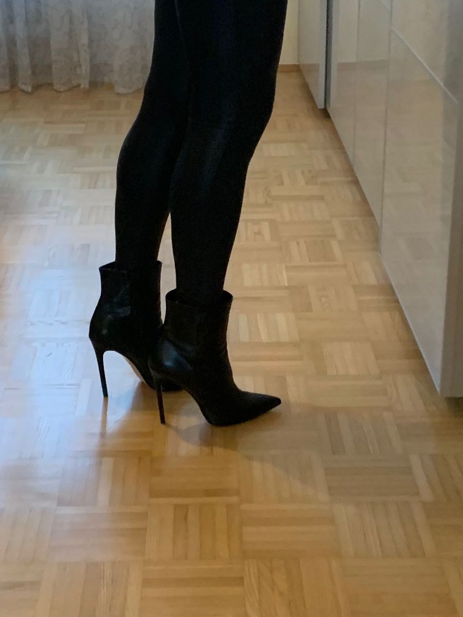 Spanx And Ankle Boots Photo Gallery Porn Pics Sex Photos And Xxx S